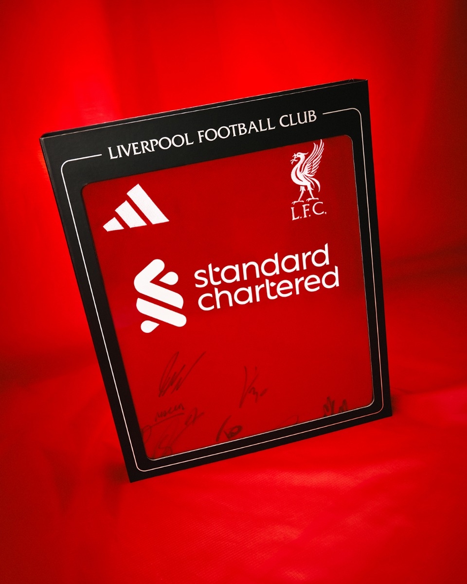 LFC Signed 25/26 Squad Boxed Home Shirt